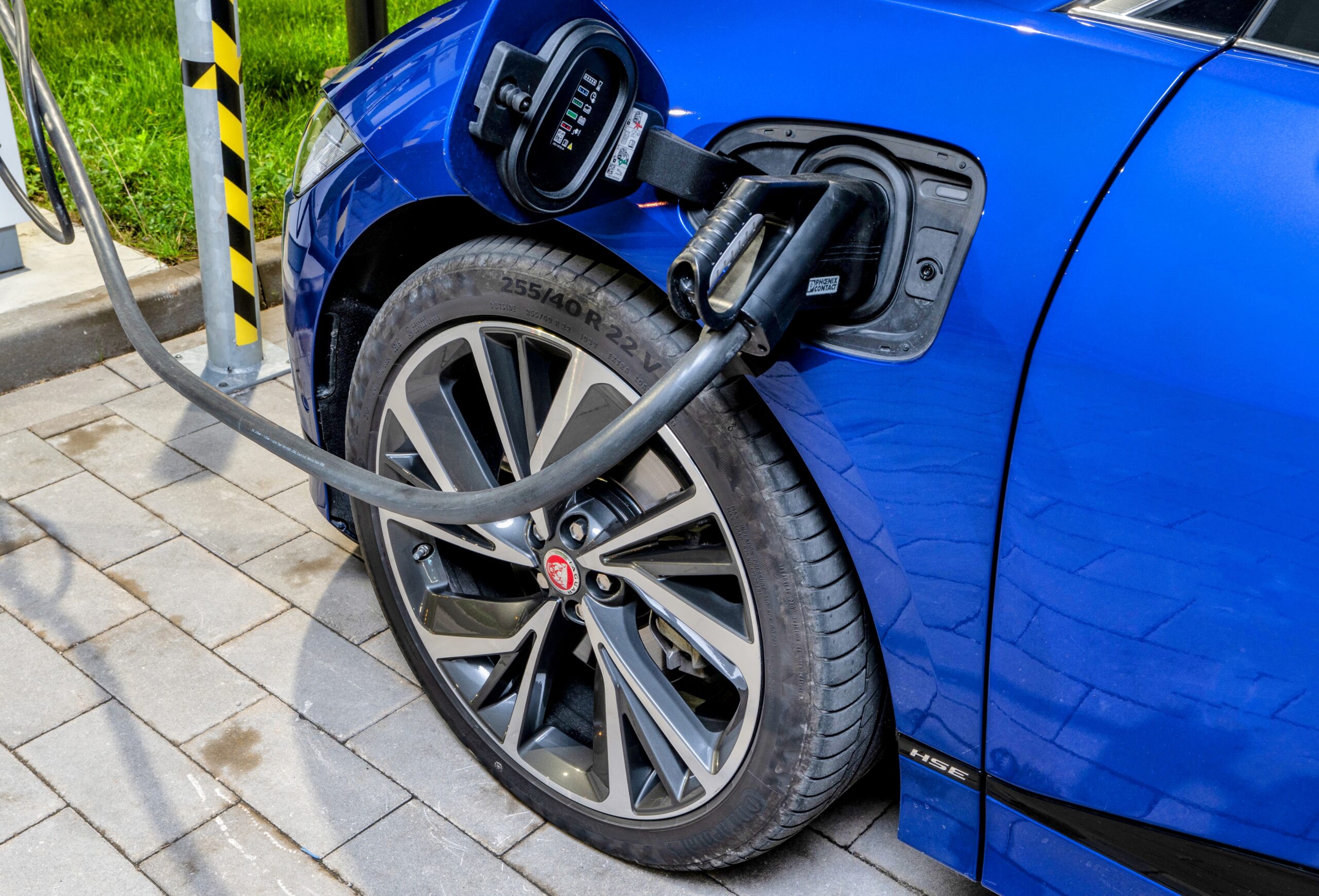Electric Vehicle Tyres: What Makes Them Different -Autonexa