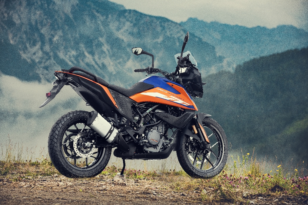 Top 9 Adventure Bikes in India Under 3 Lakh Price & Features -Autonexa