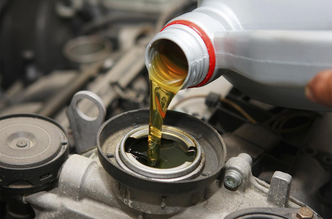 Synthetic oil vs normal oil for cars: Which one to choose? -Autonexa