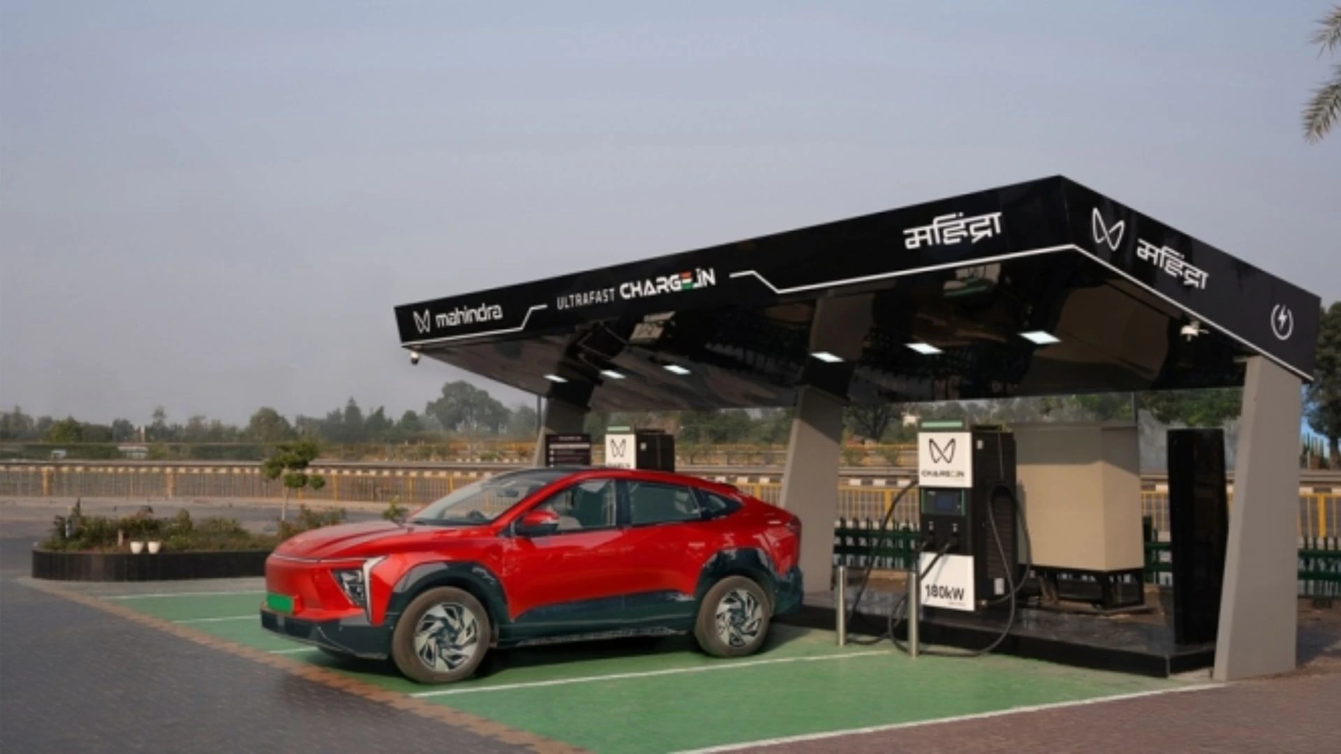 Mahindra Launches Ultra-Fast EV Charging Network Targeting 1000 Points ...